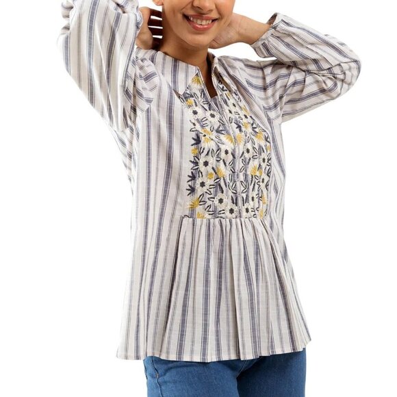 Beech Tree | Tops | Beech Tree Floral Embroidered Top | Poshmark